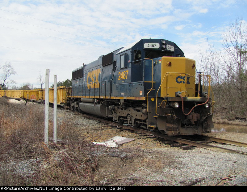 CSX 2487 M of W train sitting on the Wye track for the weekend